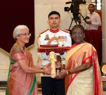 PRESIDENT OF INDIA PRESENTS BHARAT RATNA | SarkariTel.com