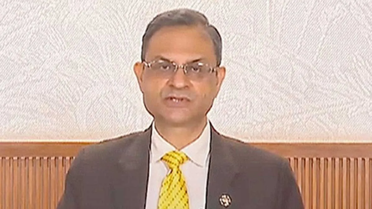 RBI Governor Signals Scope for December Repo Rate Cut to Boost Growth