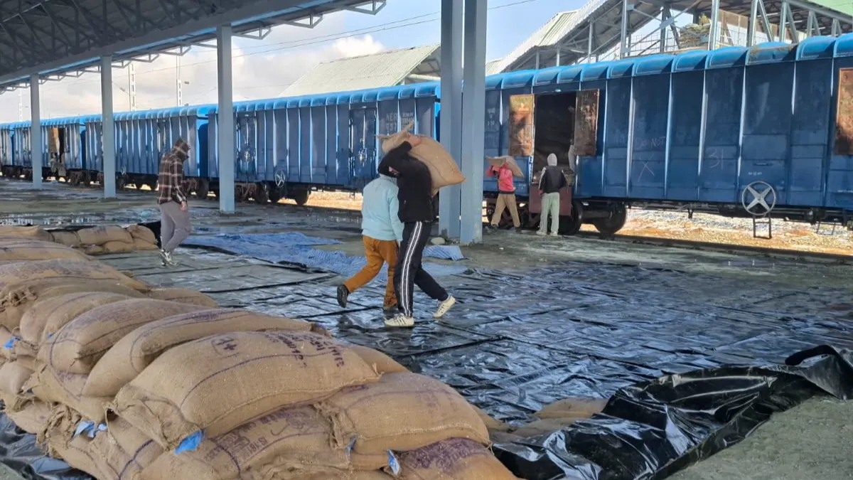 Railway History Made: First Full Rake of Foodgrains Reaches Kashmir ...